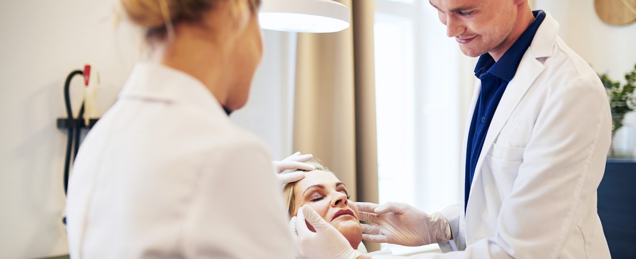 O que o dermatologista faz e como é a consulta? - DrApp